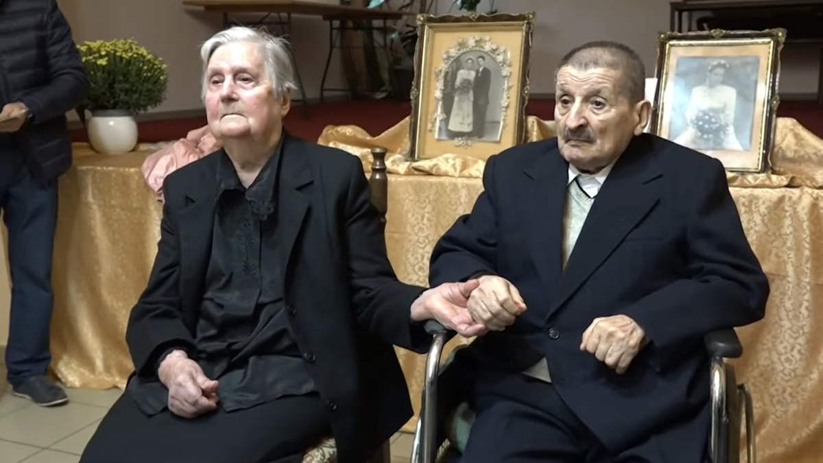 Ivan i Đula Gabrić proslavili 70 godina braka pa objasnili: Recept leži u slozi - Blic