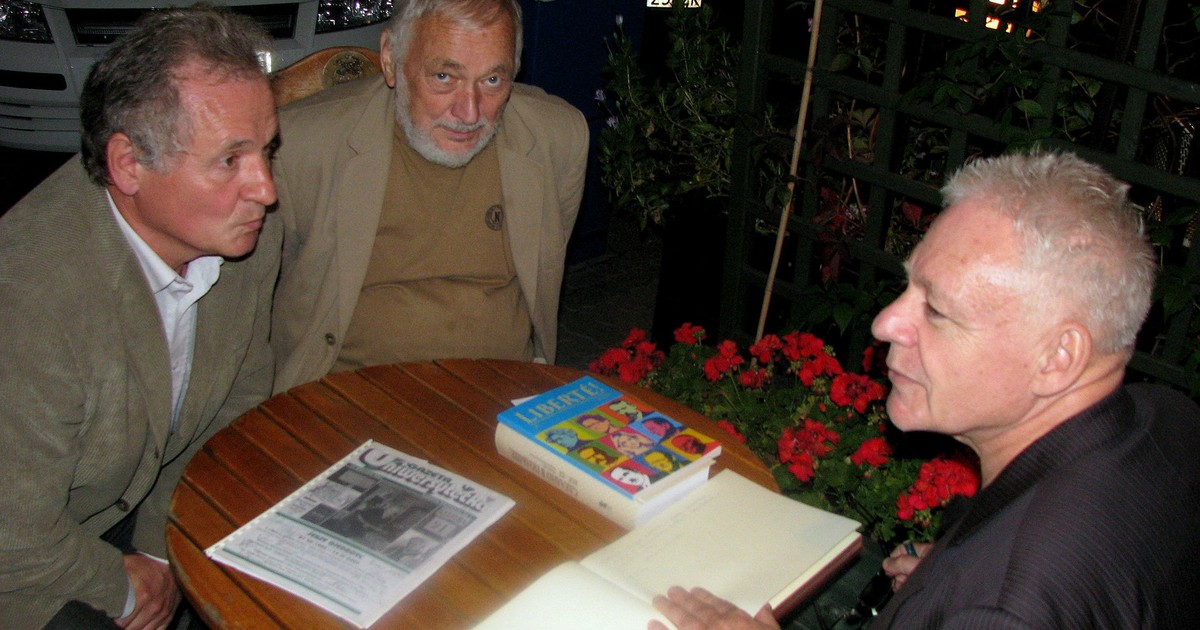 Kraj z blizną na mózgu. Rozmowa z Tomaszem Jastrunem - Wiadomości