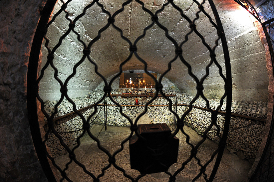 Austria - Hallstatt - niezwykłe ossuarium - Podróże