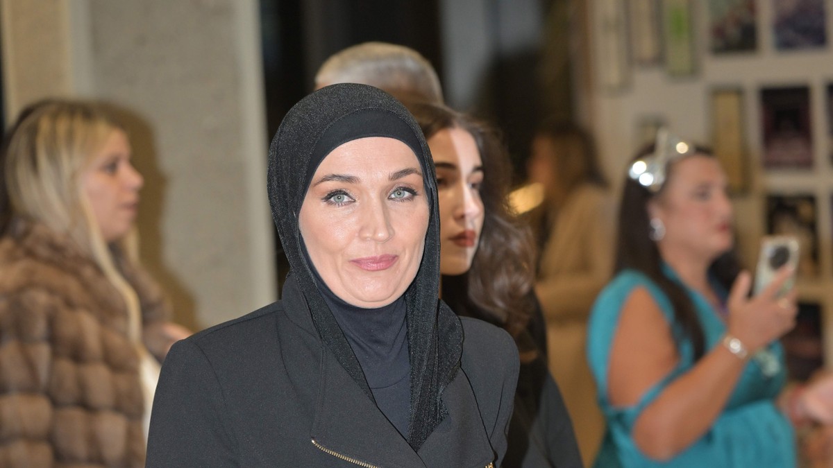 Koncert Emine Jahović: Udovica Muftije Muamera Zukorlića stigla prva ...