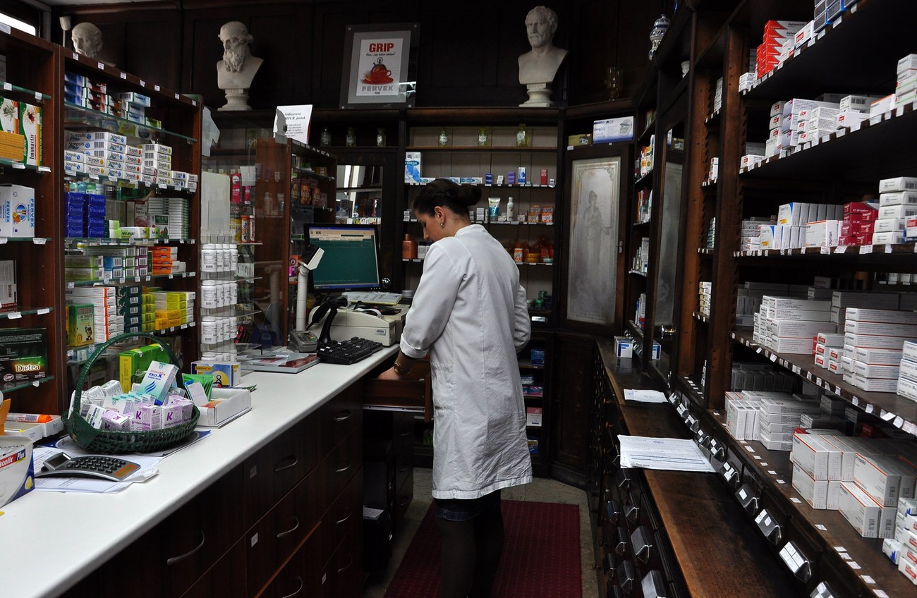 U apotekama nema "brufen" sirupa za decu, čeka se cena leka - Blic