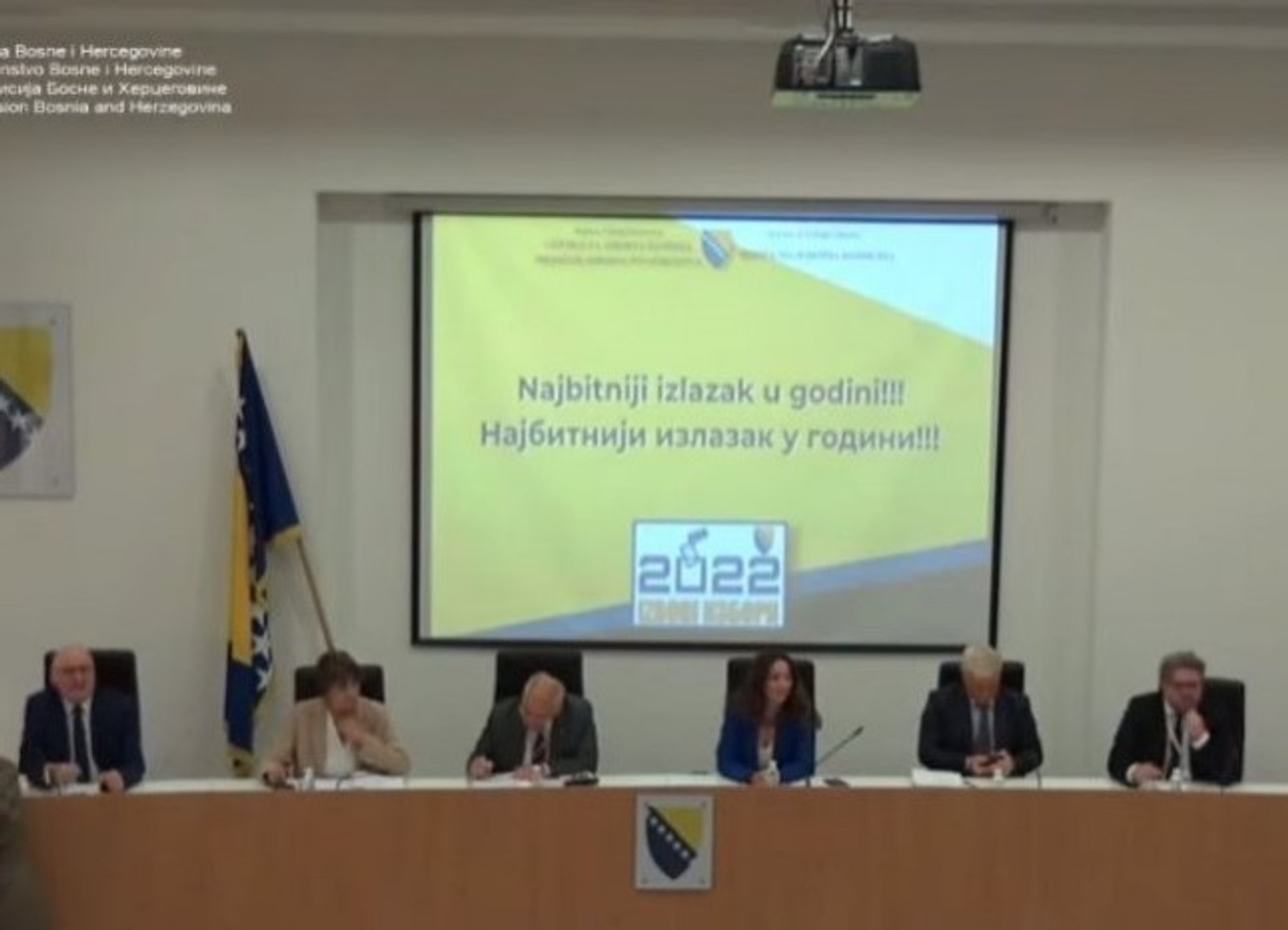 Članica CIK BiH zaplakala na sednici "Meta mi je na čelu, bojim se za život deteta" - Blic