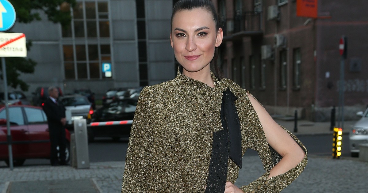 Dziennikarka TVN pokazała zdjęcie zatłoczonego pociągu. Co na to PKP ...