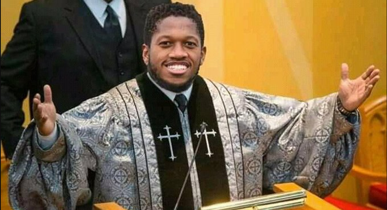 Manchester United fans hail 'Pastor Fred' after victory against Crystal ...