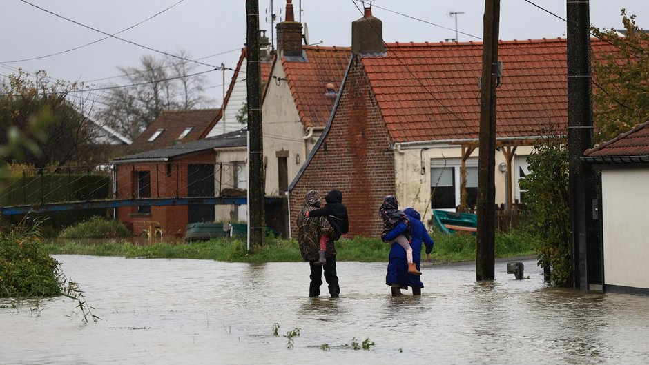 Powodzie: stan klęski żywiołowej w ponad 240 gminach na północy Francji ...