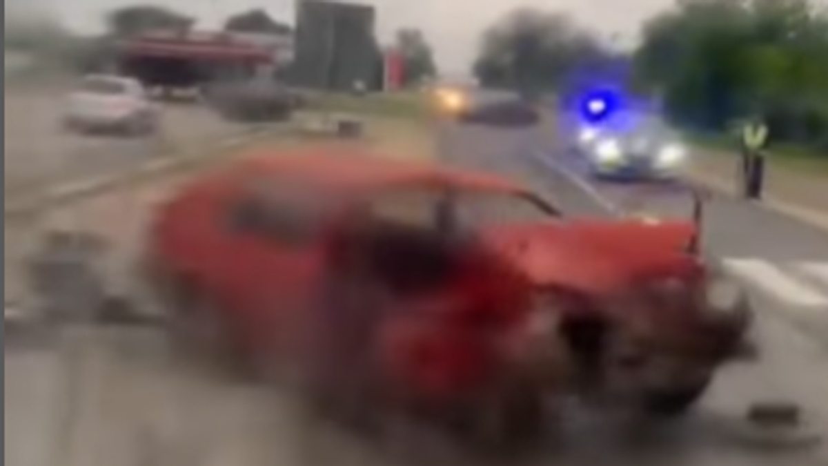 Detalji stravične nesreće kod Smedereva: Sustigao automobil pa se zakucao u njega - Blic
