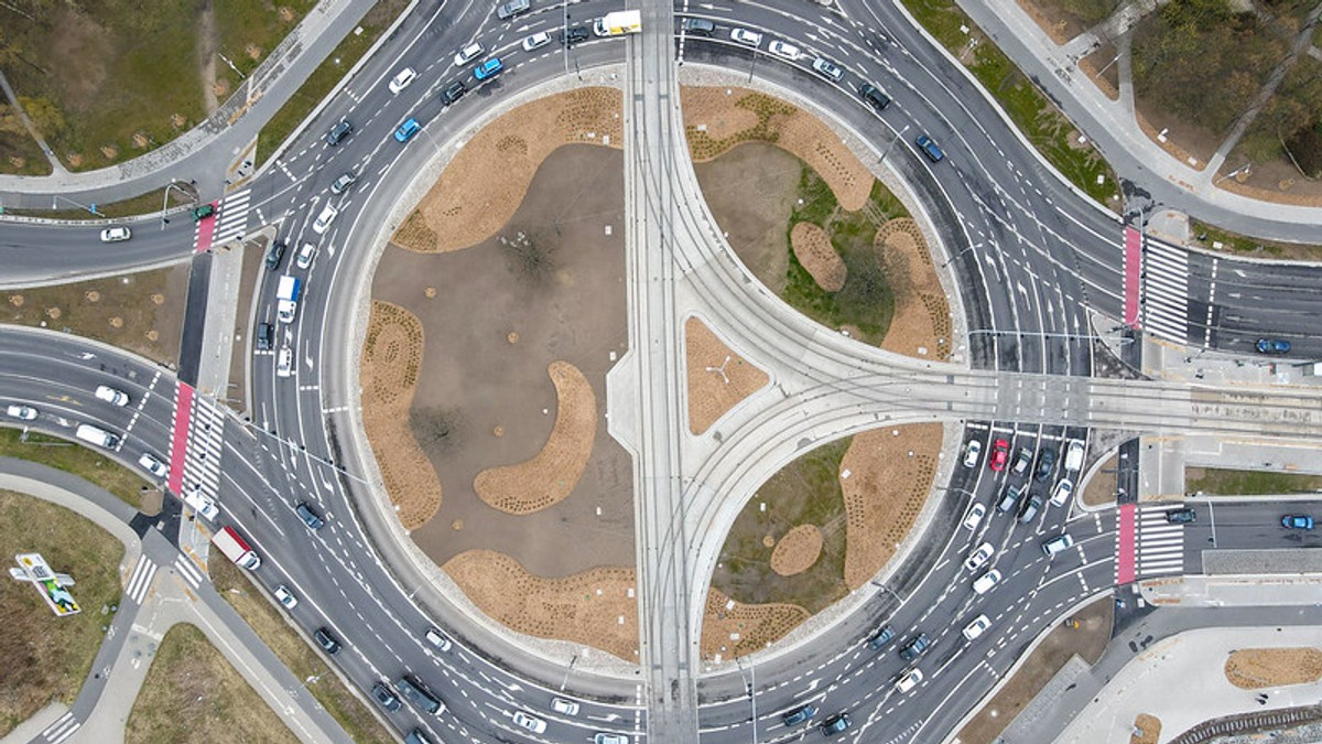 Poznań: Rondo Rataje sprawia trudności kierowcom. Poznańskie Inwestycje ...