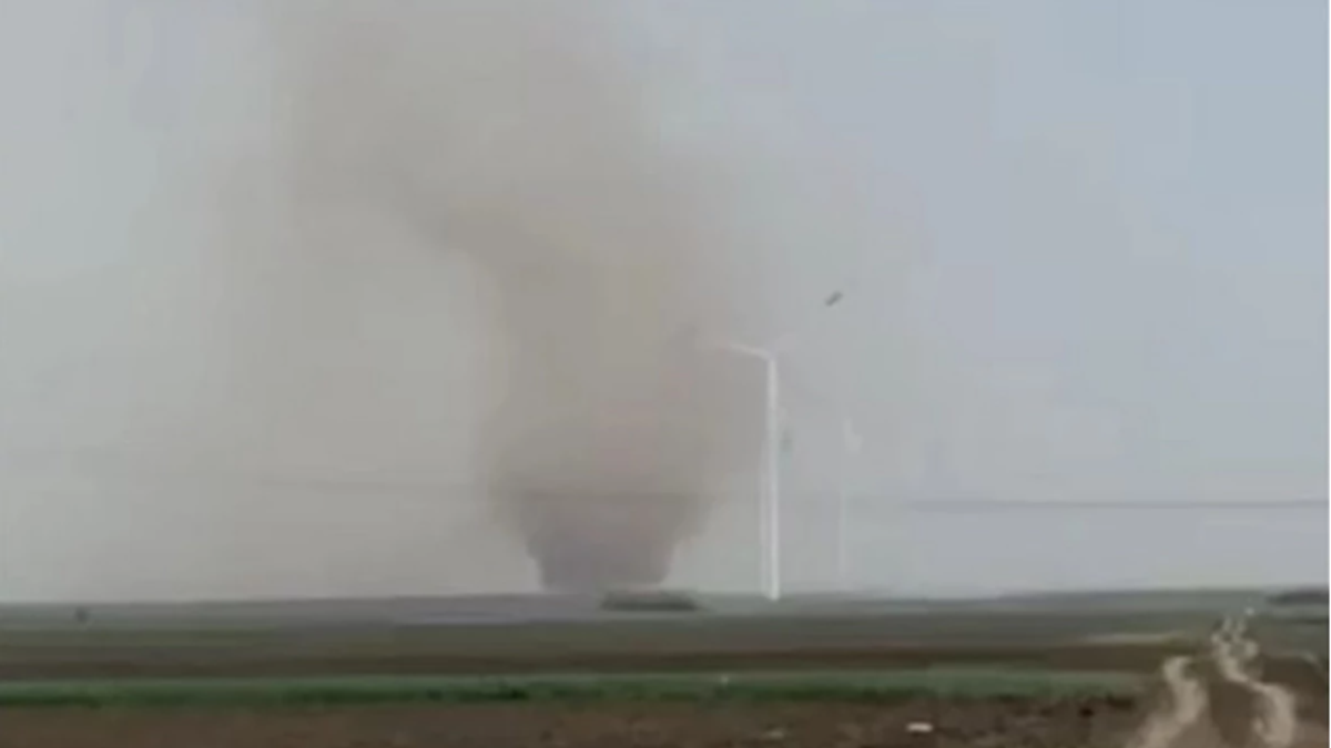 Gustnado, tornado ili "pustinjski đavo" - šta je zapravo uočeno juče u ...