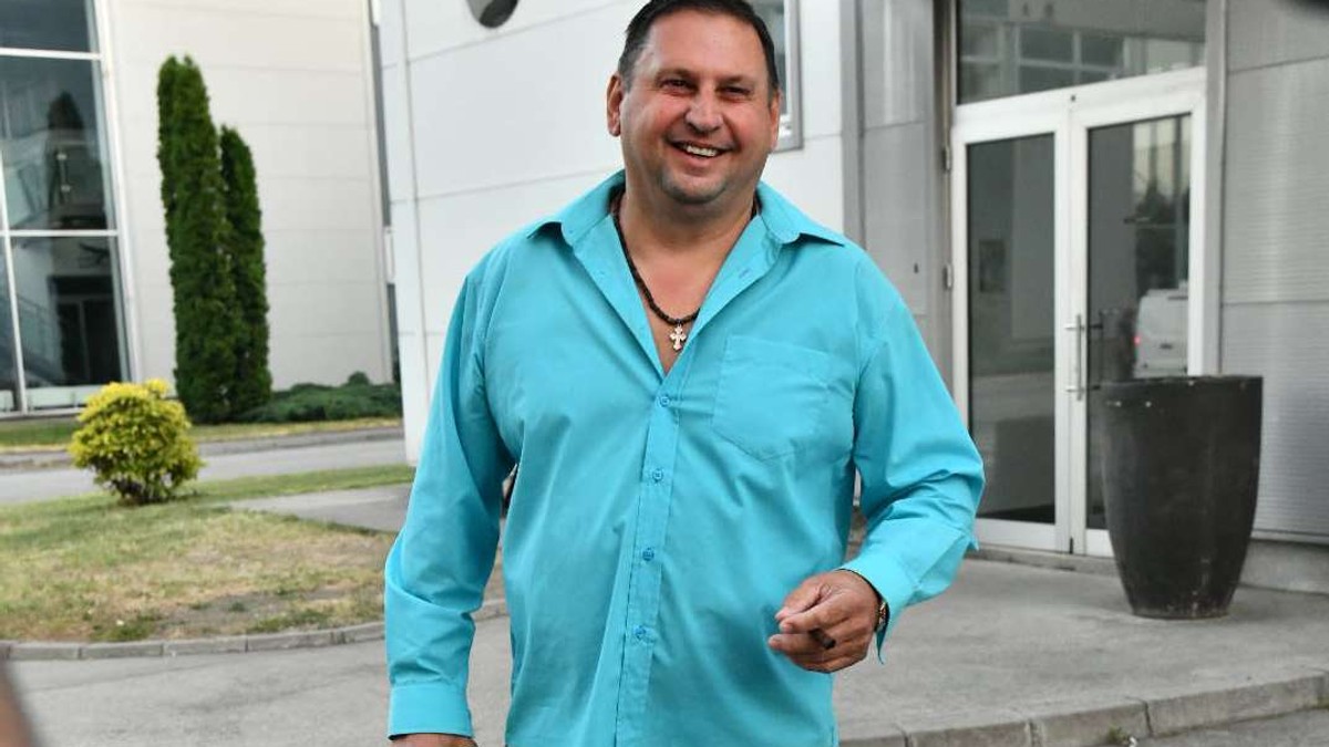 Kakva ćerka, takav otac! "Srpski Hju Hefner" slavi rođendan razgaćen! Foto
