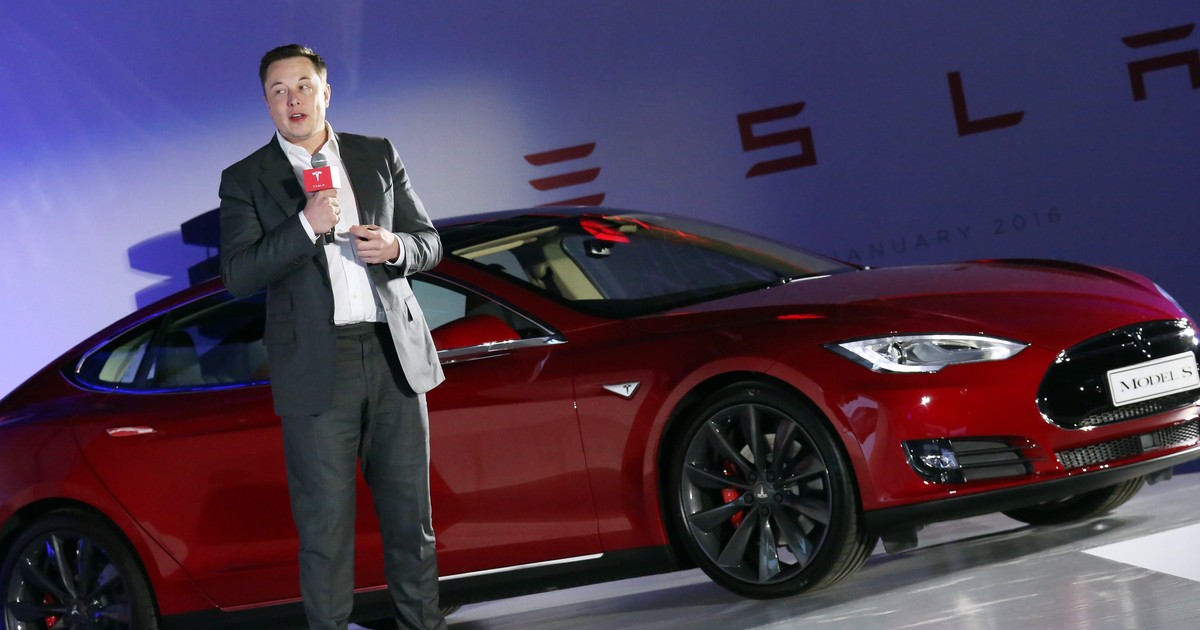 Elon Musk is fueling the Twitter fire and using Tesla as his personal ...