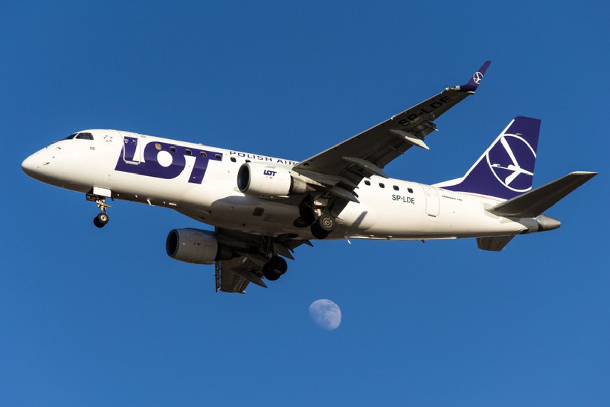 Nowe logo Lufthansy. Spór z PLL LOT o żurawia na samolotach