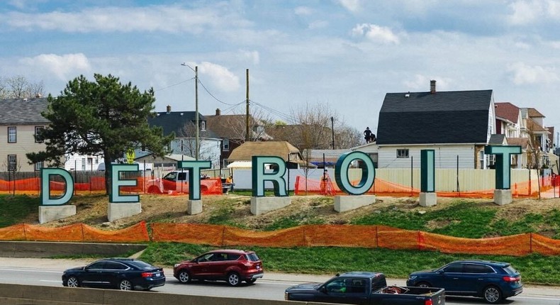 Detroit put up a $400,000 Hollywood-style sign that residents think is ...