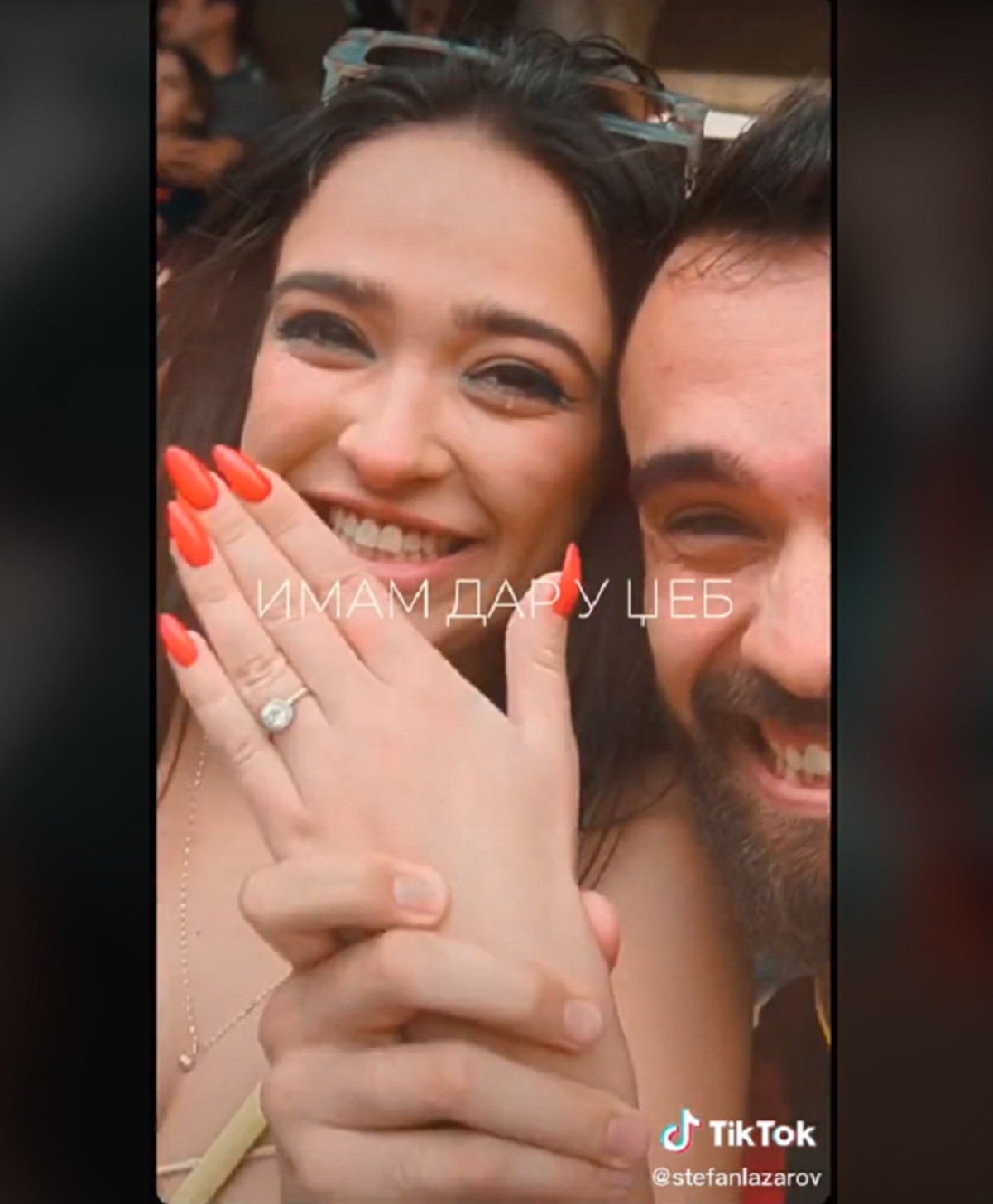 Momka iz Skoplja zaprosio devojku na stadionu u Barseloni - Žena.rs