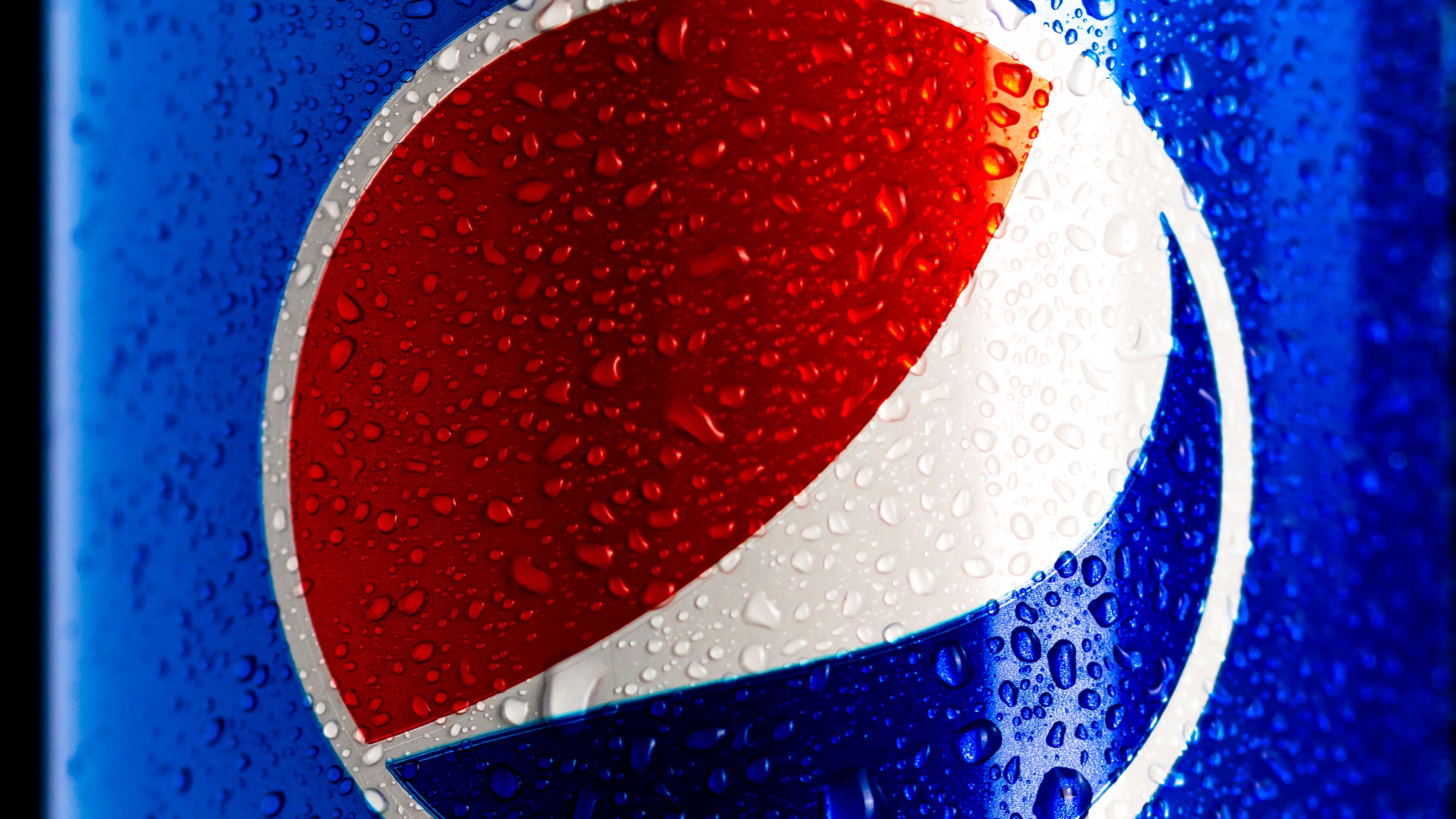 Ebben a pillanatban érkezett: 15 év után logót vált a Pepsi, máris ... Ebben a pillanatban érkezett: 15 év után logót vált a Pepsi, máris ...