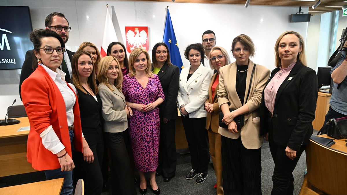 Aborcja. Posiedzenie komisji trwało krócej niż kwadrans. Jest decyzja ... Aborcja. Posiedzenie komisji trwało krócej niż kwadrans. Jest decyzja ...