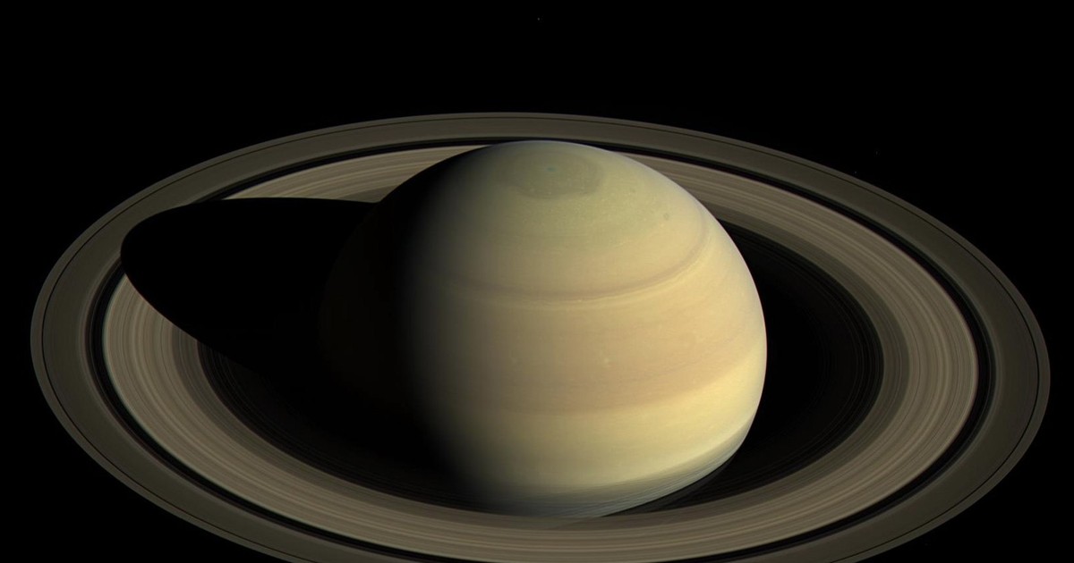 The length of Saturn's day is still a mystery, but a doomed space probe ...