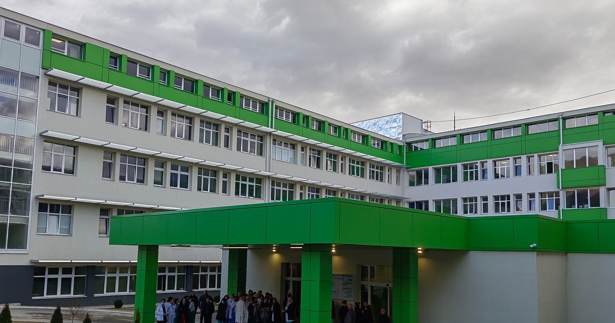 HOROR U VRANJU Pacijent skočio sa trećeg sprata bolnice - Blic