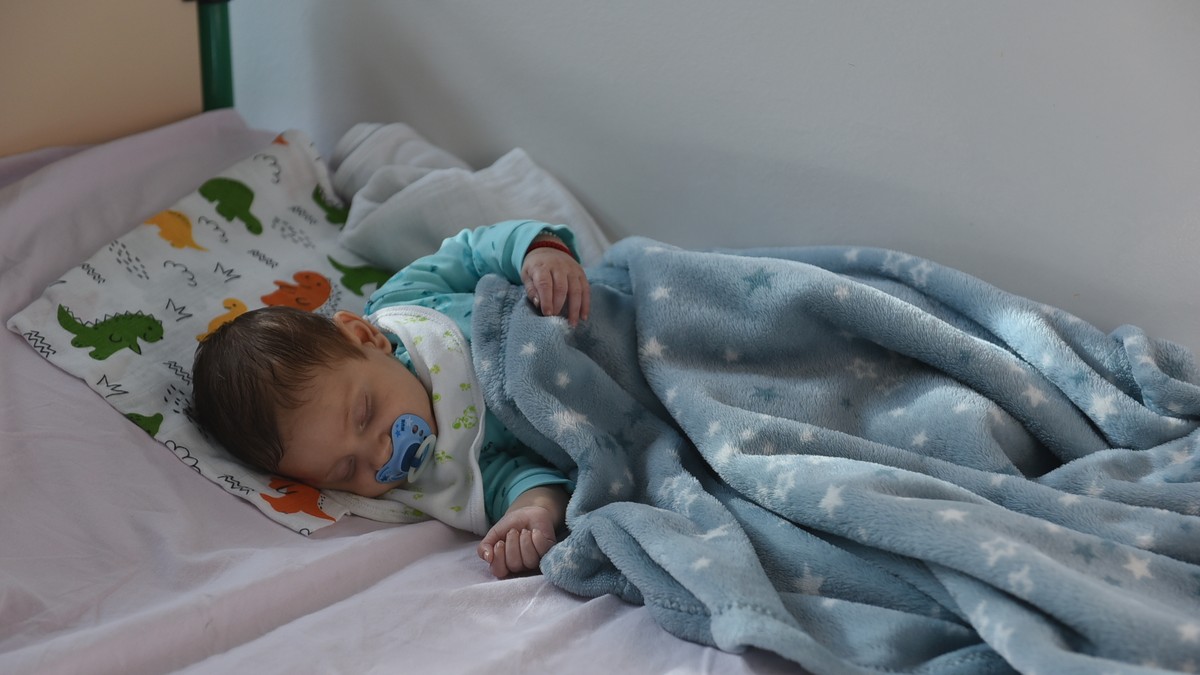 DA NA NJIHOVIM LICIMA OSMEH ZAMENI SUZE - Glumci, pevači, političari ...