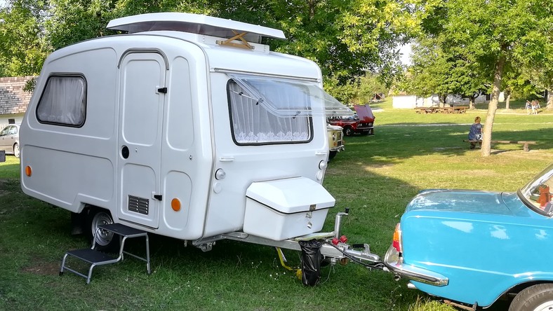 N126, czyli kultowa przyczepa kempingowa z czasów PRL-u. Wciąż dobry ...