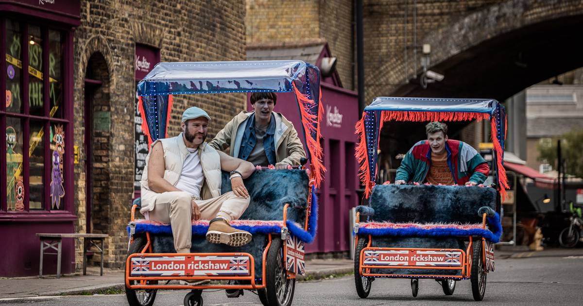 Saksy z humorkiem. Młodzi wierzą, że na Wyspach czeka ich finansowe ...