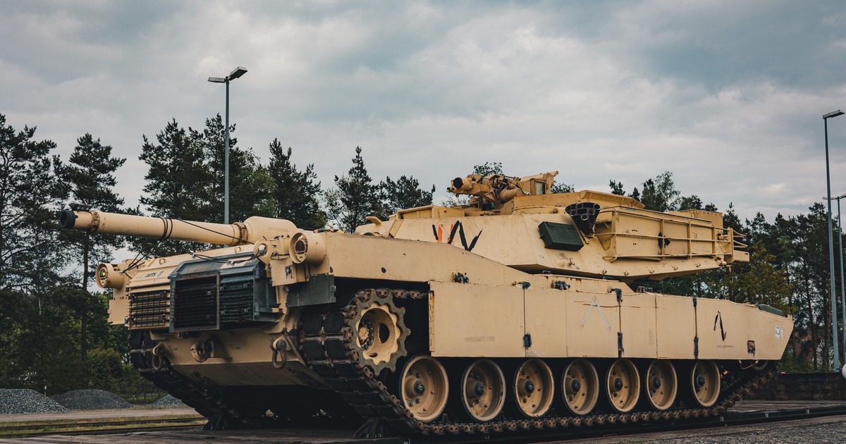 How the US Army plans to keep its massive 70-ton Abrams tanks from ...