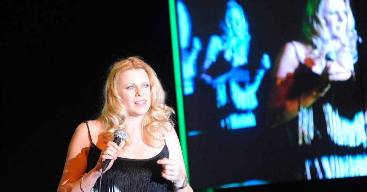 Maria Sadowska śpiewa do własnego filmu i... wchodzi do historii ...