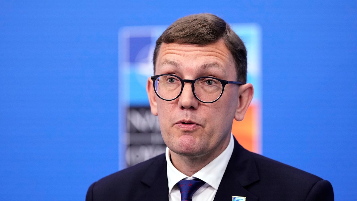 Premijer Estonije traži konsultacije po članu 4 NATO-a zbog ruskih aviona - Blic