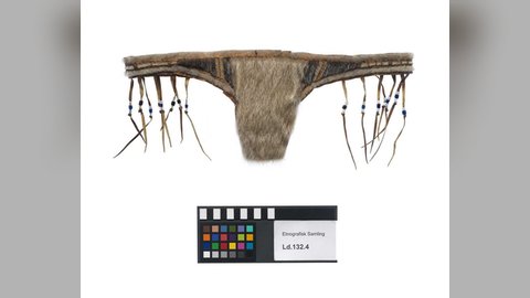 Stringi z foczej skóry noszone pod koniec XIX wieku przez Inuitki ze ...