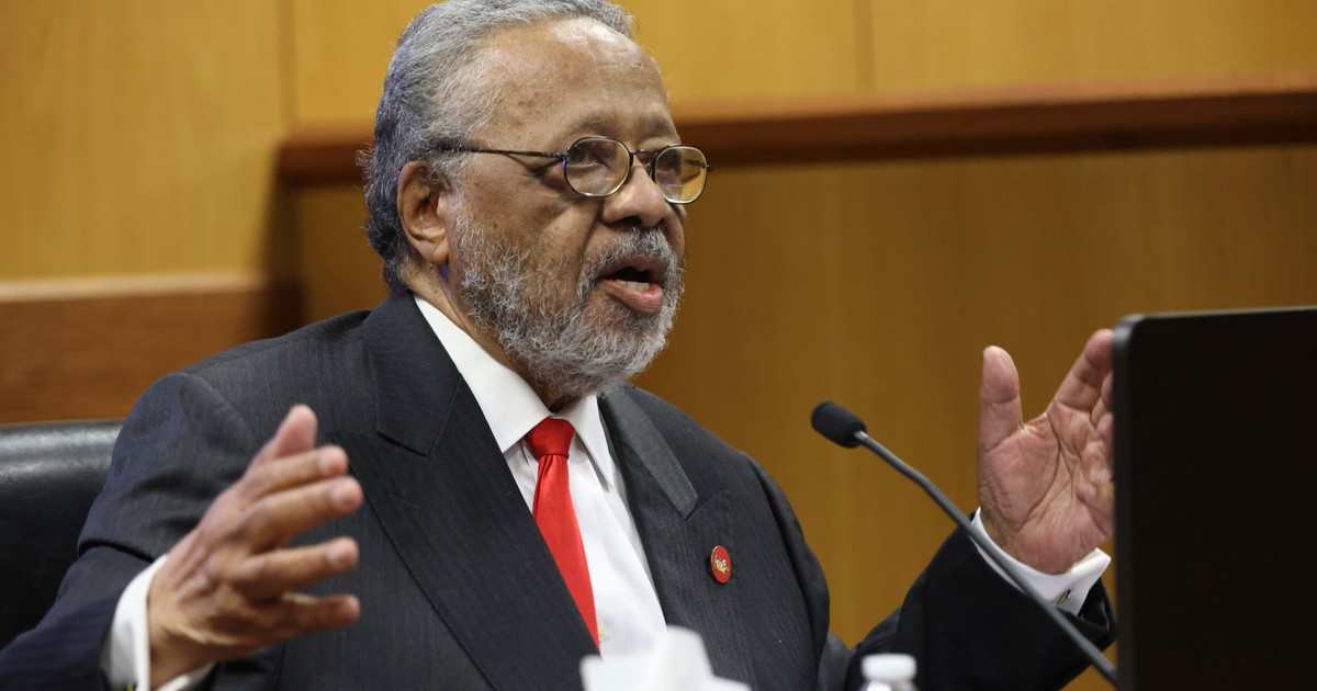 Fani Willis' dad testifies his daughter was dating a DJ nicknamed ...