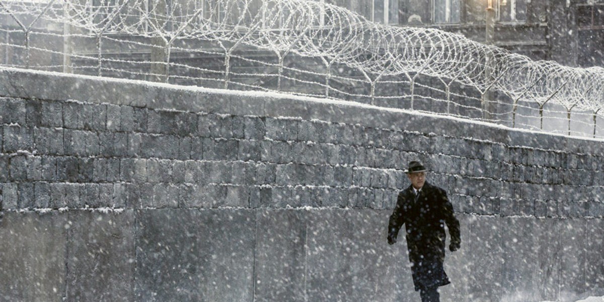 Zmarł Frederic Pryor, jeden z bohaterów filmu "Most szpiegów" Stevena ...
