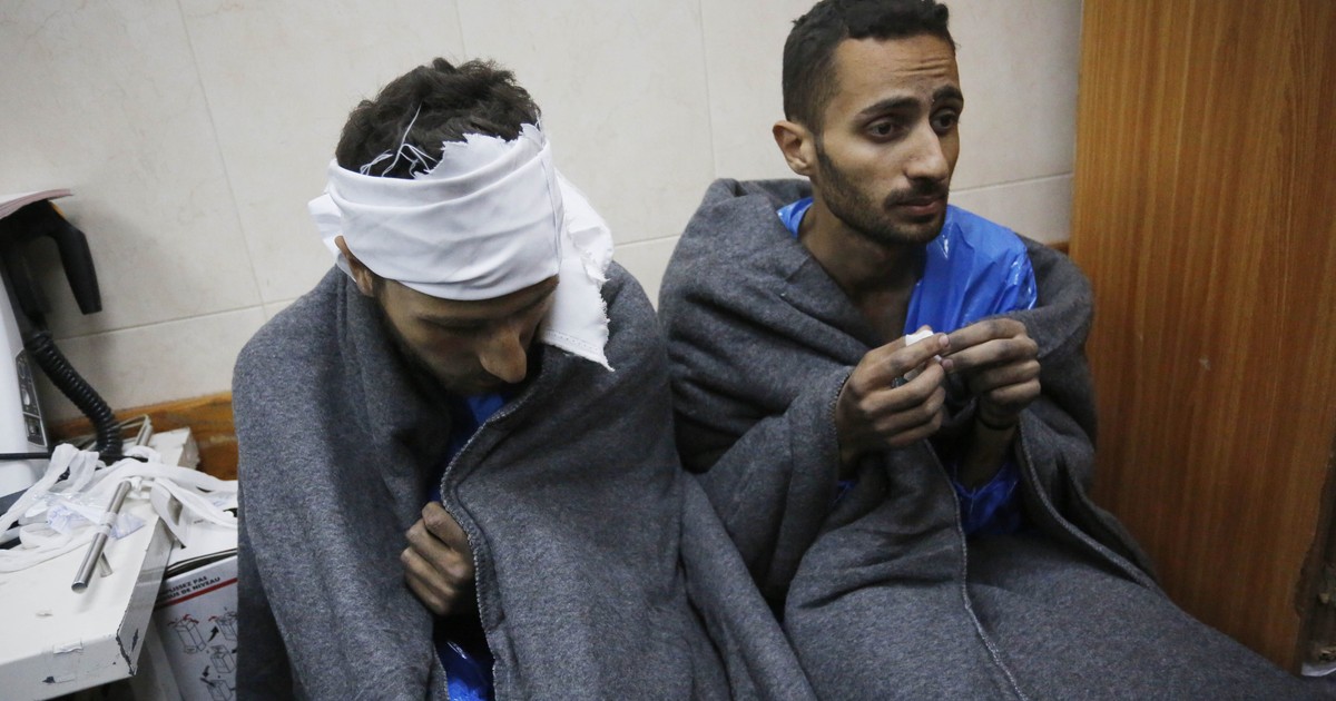 Israeli guards strapped wounded Palestinian detainees to their beds ...