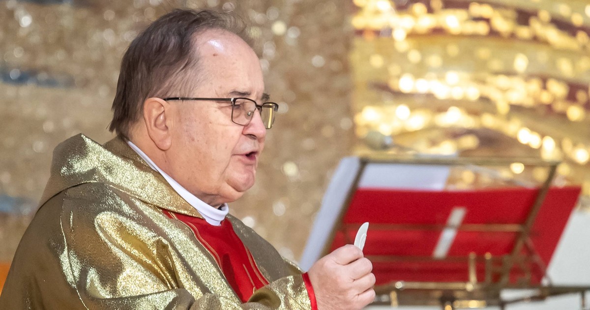 Ojciec Rydzyk oferuje prezenty na komunię w sklepach swojej fundacji ...