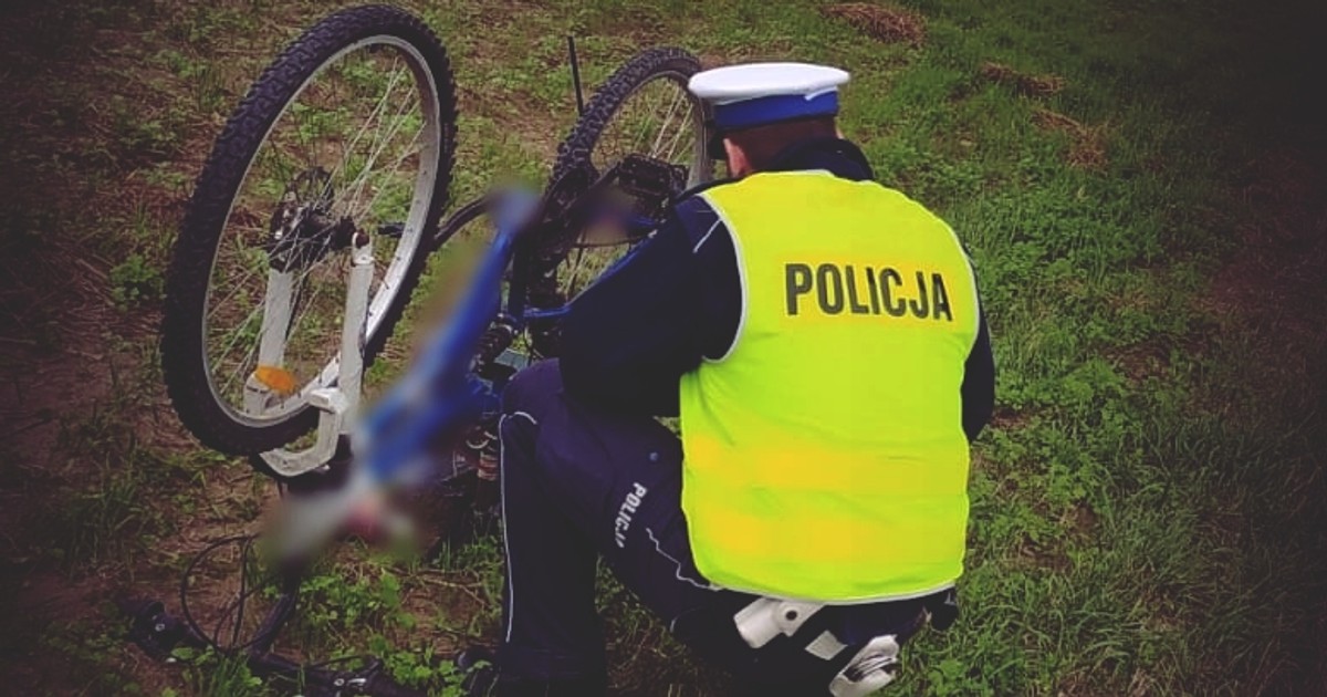 Nietypowe zdarzenie drogowe. Pijany rowerzysta kontra samochód