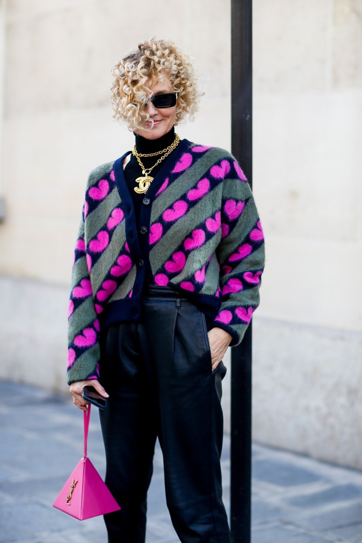 Sedam stvari koje svaka žena preko 50 godina treba da ima u ormaru za ...