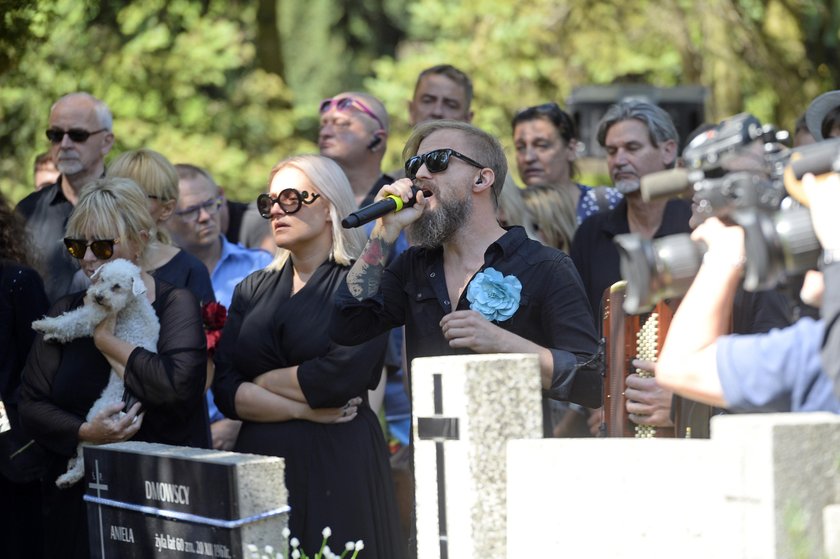 Znani na pogrzebie Kory. Tak pożegnali przyjaciółkę. ZDJĘCIA