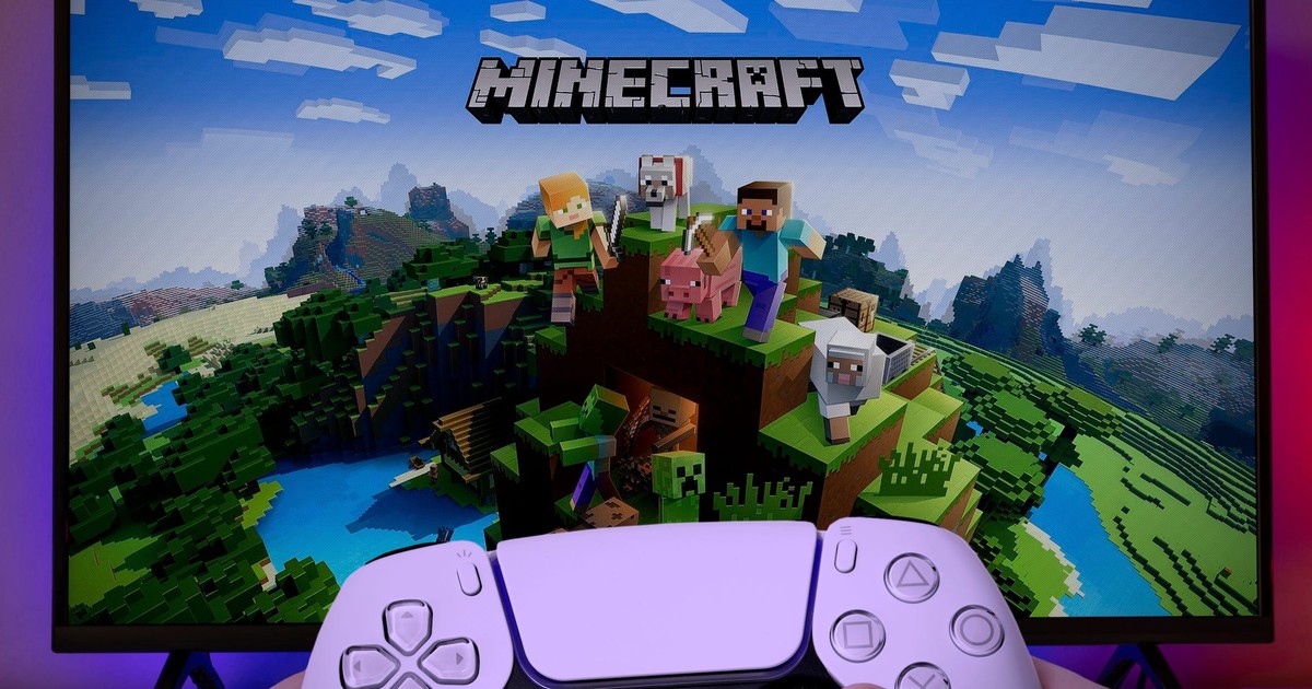 How to teleport almost anywhere in Minecraft using a quick console ...