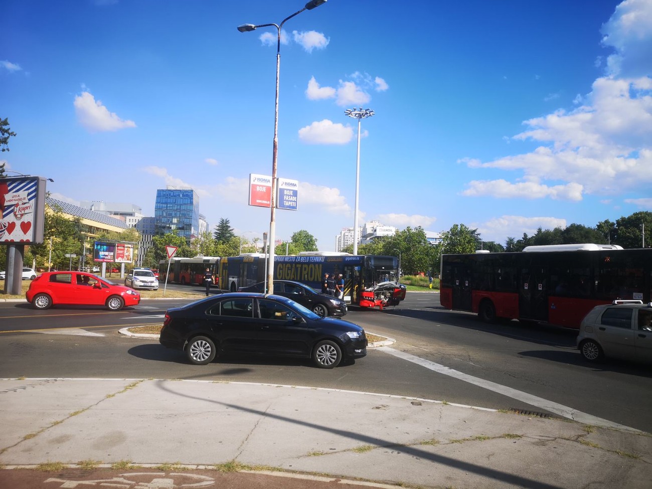 POSTAVLJENE BARIJERE U "DOLINI GLADNIH" Pešaci više neće moći da ...