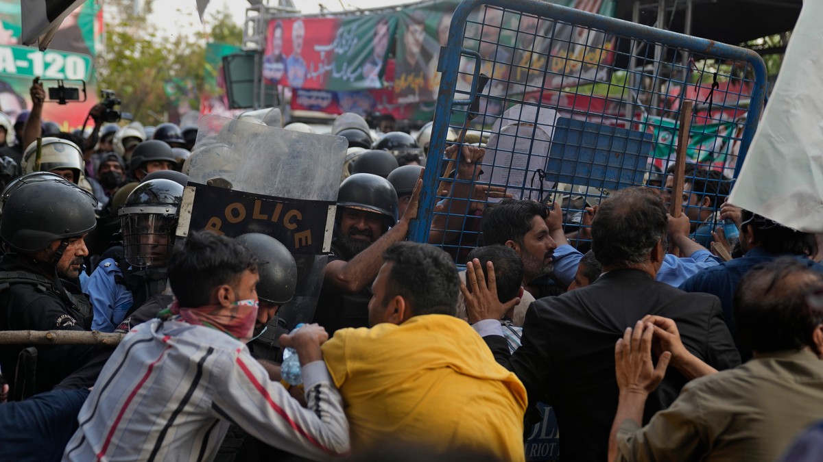 HAPŠENJE U PAKISTANU Privedeno osmoro ljudi koji se dovode u vezu sa smrtonosnim stampedom u ...