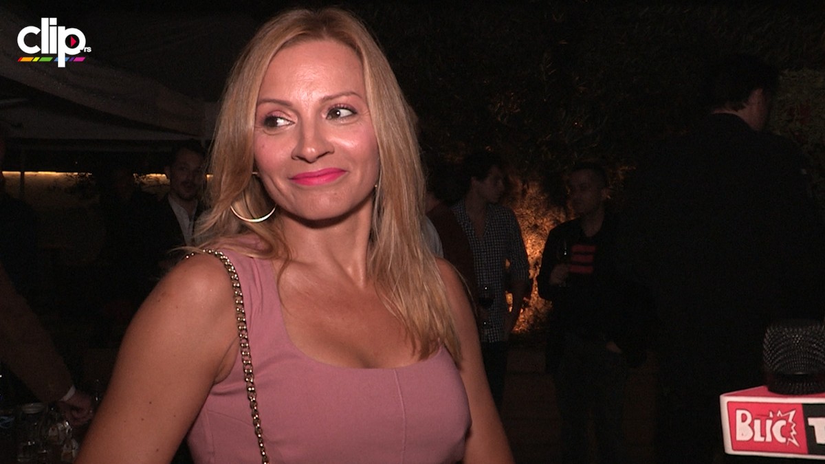 Tajna savršenog izgleda Dubravke Mijatović: Bez ijedne estetske ... Tajna savršenog izgleda Dubravke Mijatović: Bez ijedne estetske ...