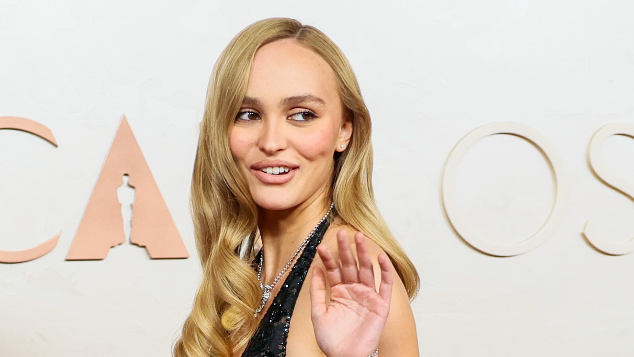 Lily-Rose Depp fekete pucérruhát választott élete első Oscar-gálájára ...