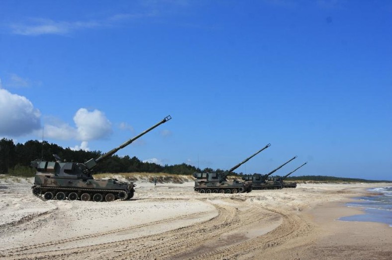 Najpotężniejsza haubica Wojska Polskiego wysłana Ukrainie. Oto ...