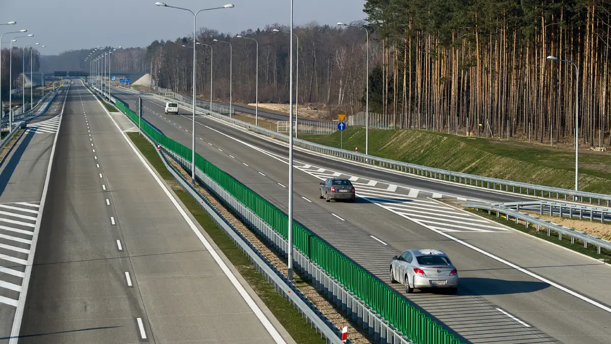 Autostrada A2 będzie miała trzy pasy. Jest termin