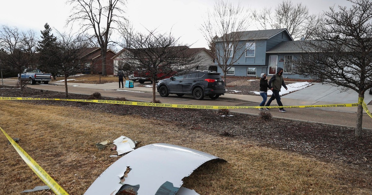 Boeing Drops After Airlines Ground 777 Planes Following Engine Failure