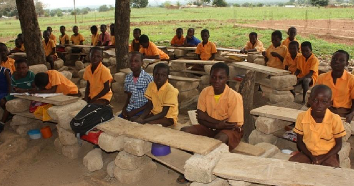 Eastern Region: Pupils sit on cement blocks to learn | Pulse Ghana