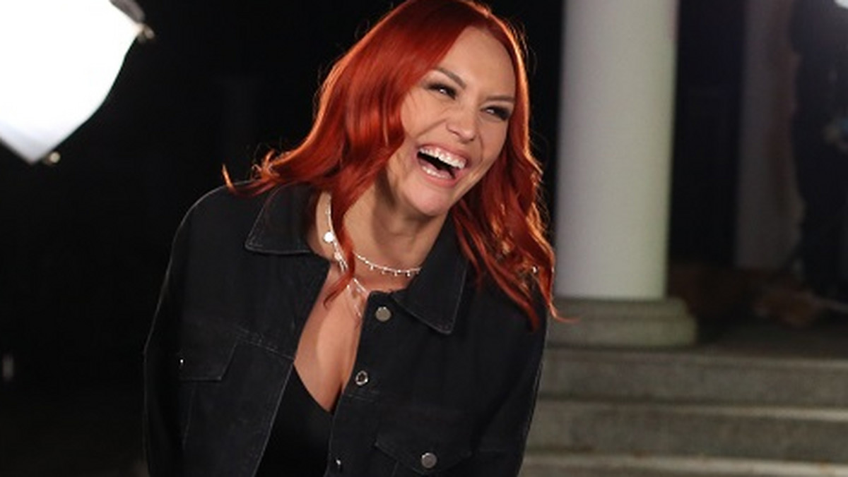 Ruda z Red Lips zeswata ze sobą obcych ludzi w "Randce z nieznajomym ...