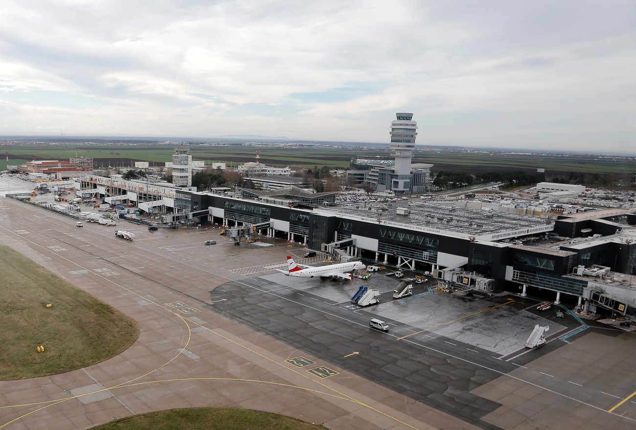 Dečak slao dojave o bombama na aerodromu "Nikola Tesla": Preteći ...