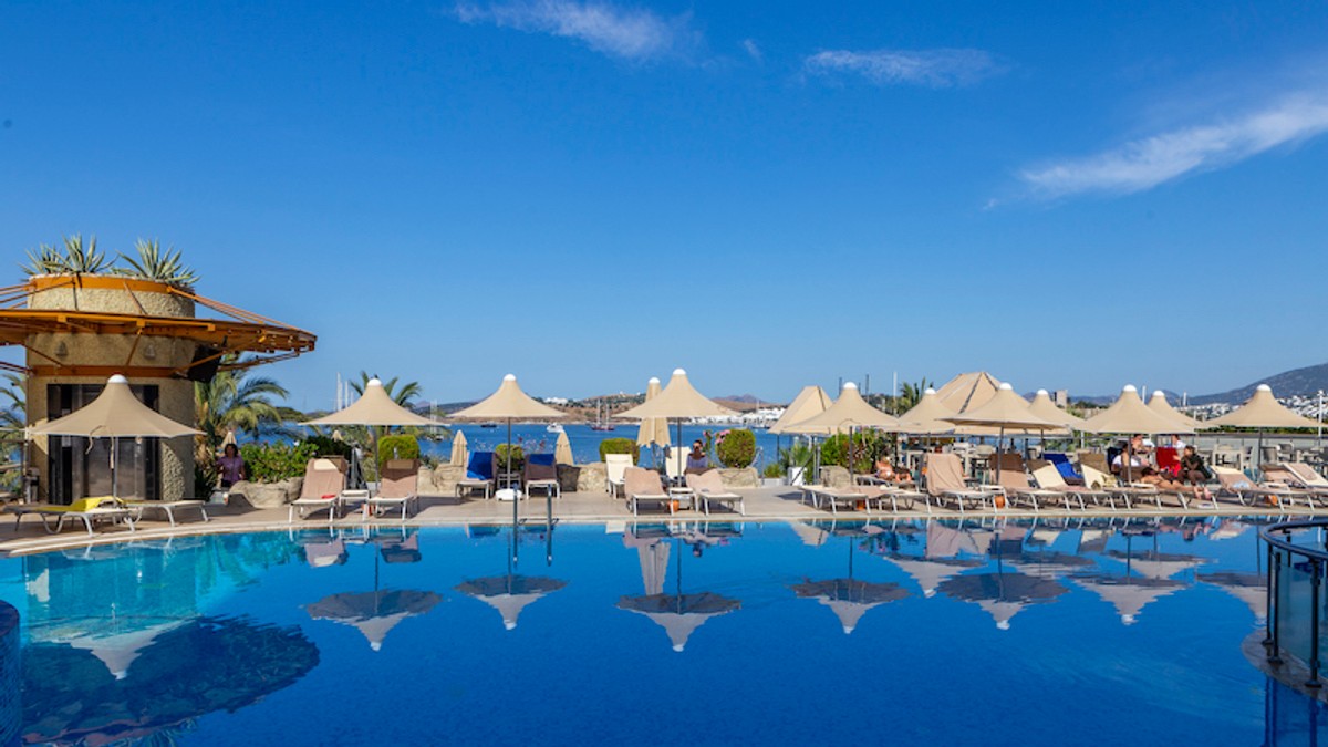 AKO VEĆ LETO NEĆE KOD NAS, IDETE TAMO GDE JE LETO: Sunčani Bodrum ...