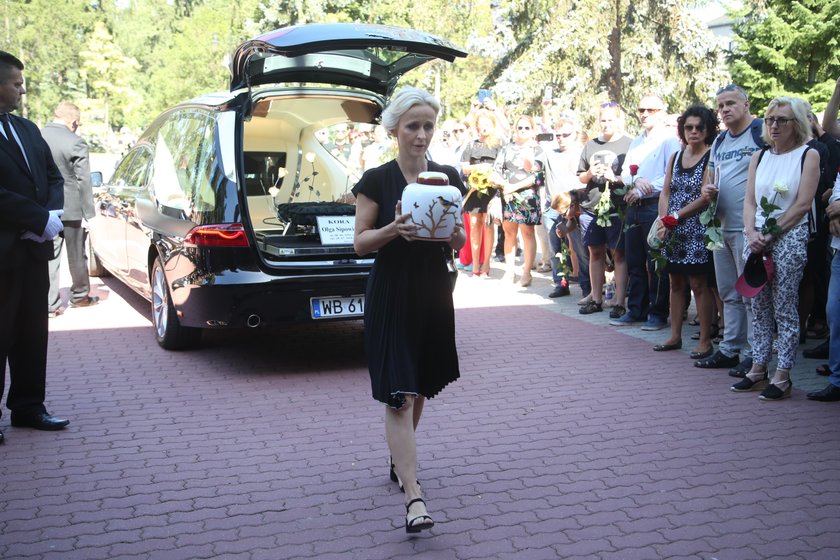 Pogrzeb Kory na Powązkach. Relacja WIDEO