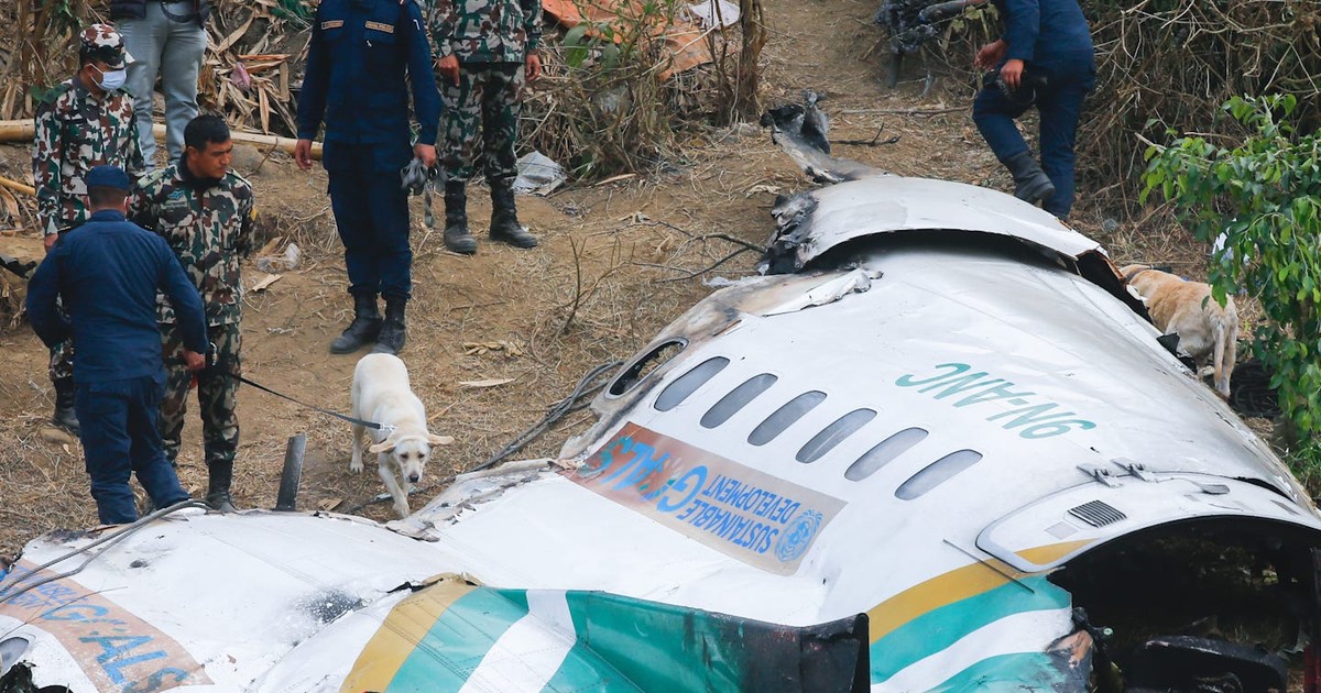 Video shows last seconds inside a plane before it crashed in Nepal ...