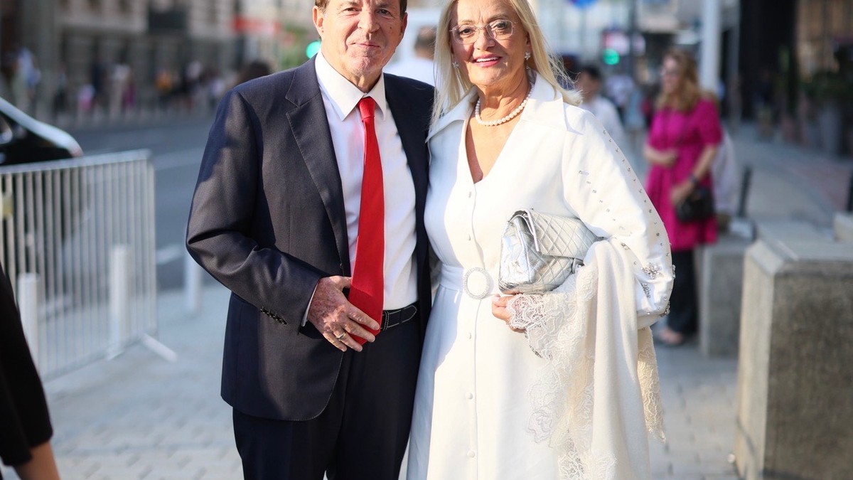 Milanka Karić čestitala 72. rođendan suprugu Bogoljubu Kariću emotivnom ...